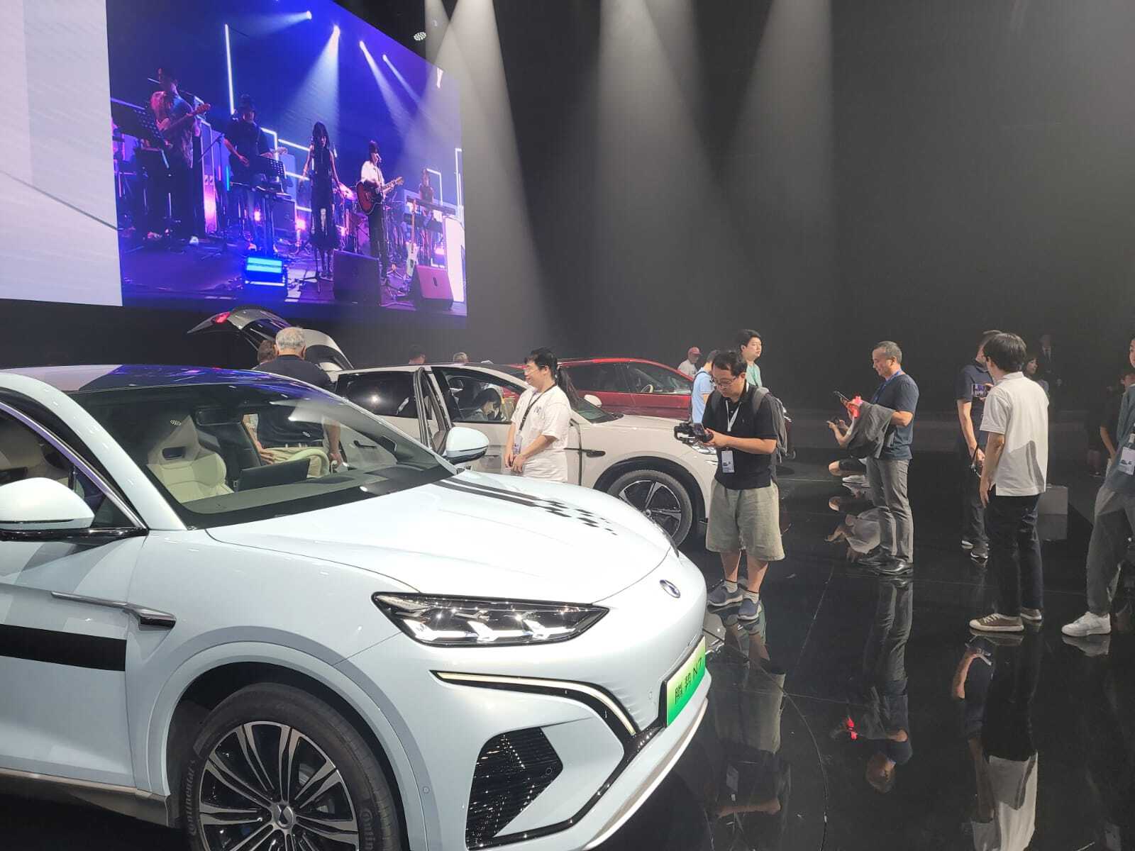 比亞迪「騰勢N7」挾駕控突破「霸氣」上市 全球首款智能豪華獵跑SUV 售30.18萬「人仔」起！ - 生活 POWER-UP